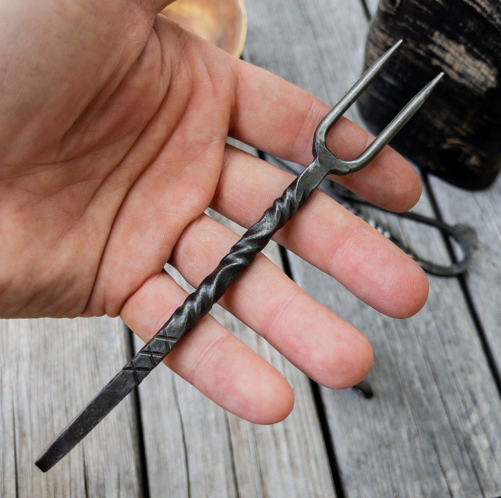 Fireside Feast 3PC Iron Silverware Set - Medieval Inspired Natural Iro ...